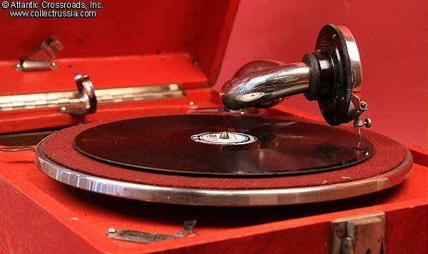 Collect Russia Vintage Portable wind-up 78 rpm record player. Soviet ...